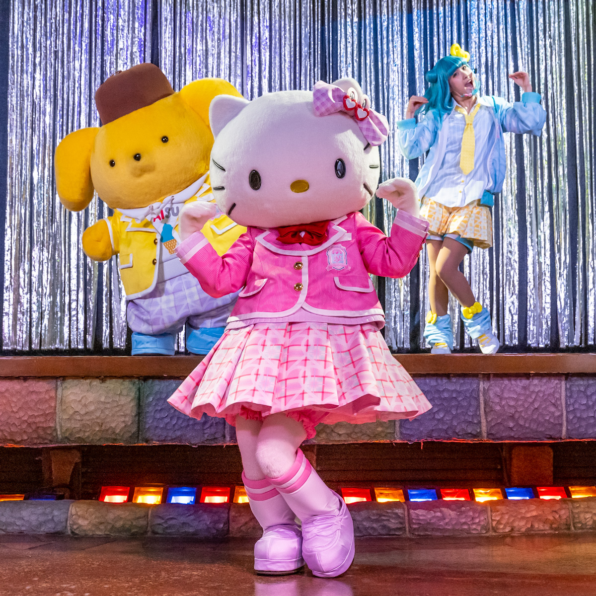 制服姿のハローキティたちがショーやグリーティングに登場！サンリオピューロランド「Sweets Puroland～フレフレ★ピューロ学園 ...